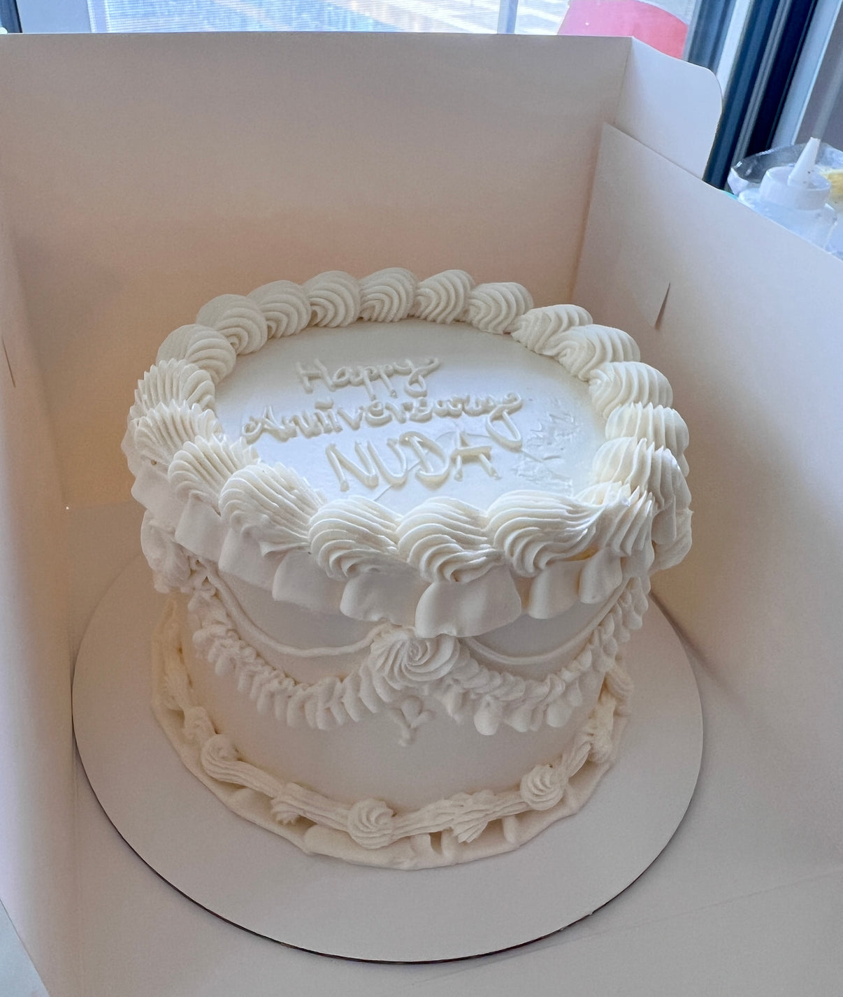 White Vintage Cake – Bake with Pookie